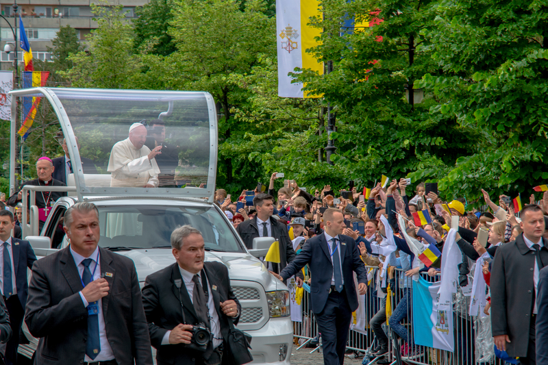 Cele patru mesaje cheie din vizita Papei Francisc în România - Educatie ...